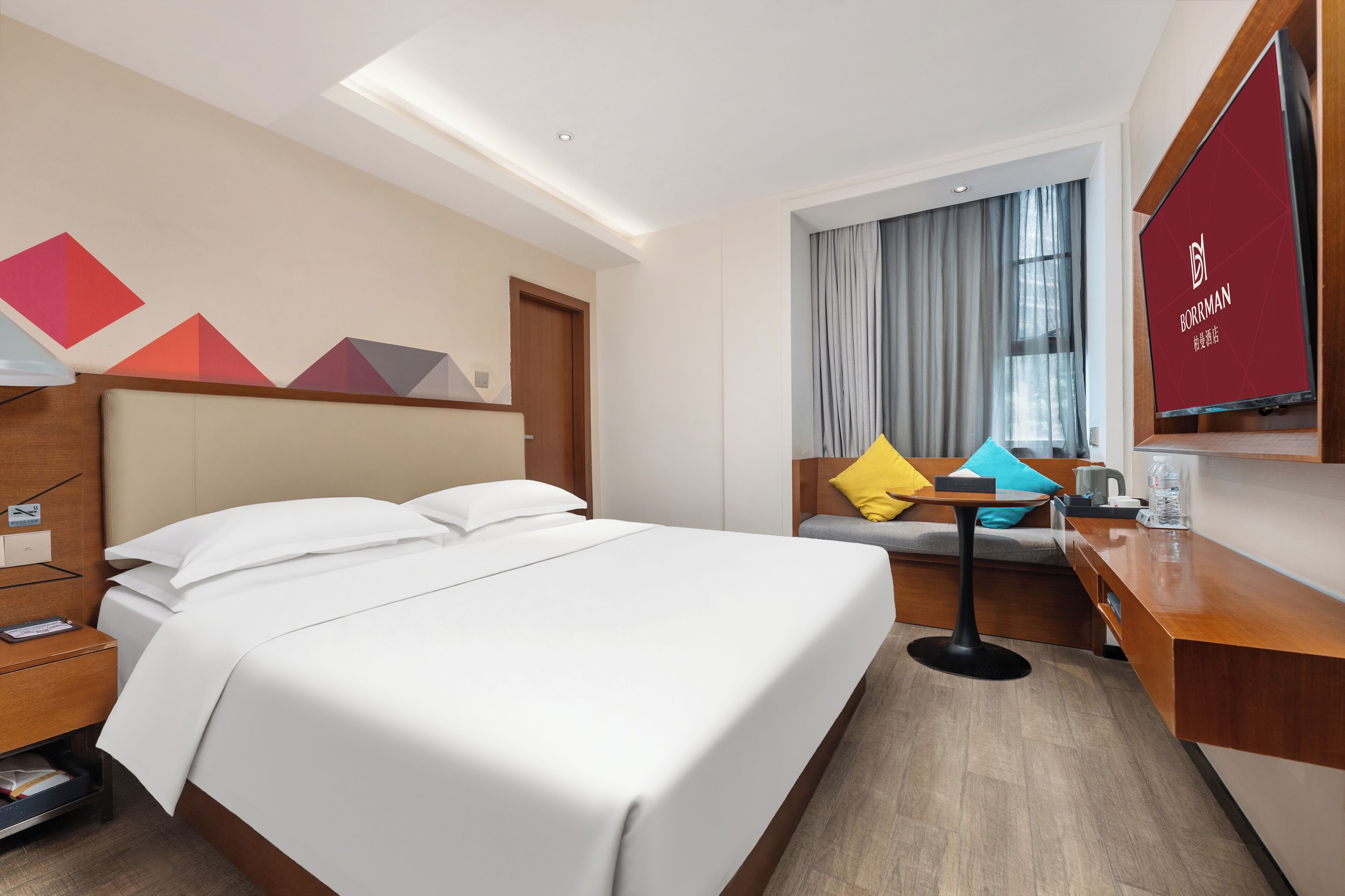 Quarto Duplo Básico, Vista para a cidade | Secretária adequada para computadores portáteis, Wi-fi grátis 