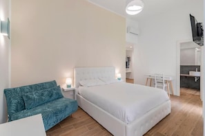 Quarto Deluxe, vista para o jardim | Wi-fi grátis, roupa de cama fornecida 