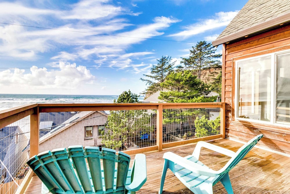 Relaxing Bayfront Home with Ocean Views and Easy Beach Access Dogs ...