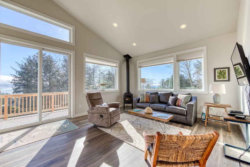 Contemporary Built Dog Friendly House With Partial Ocean Views - Oceanside, Oregon, OR