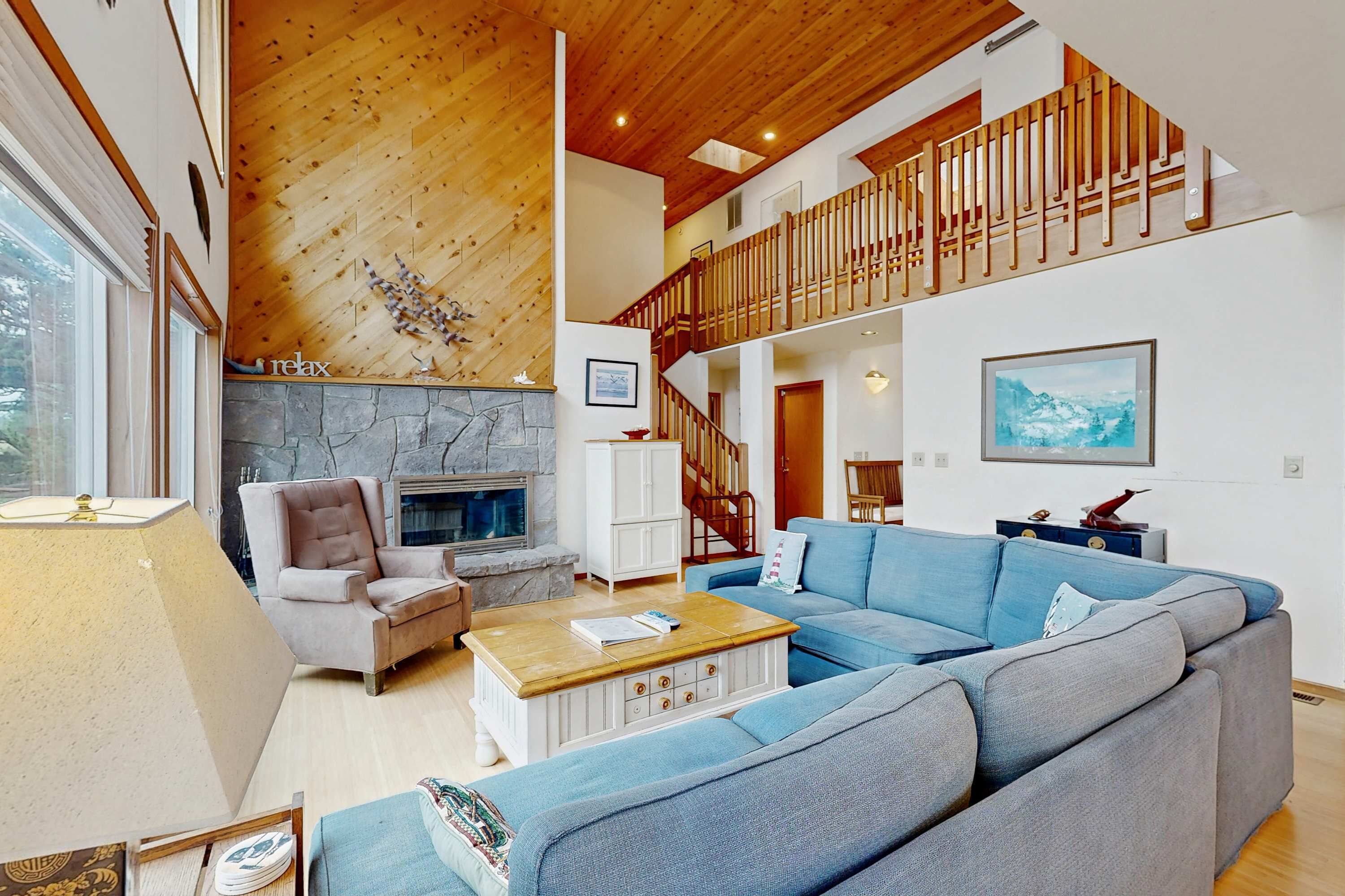 Beautiful Home Above Maxwell Point With Huge Balcony And Stunning Ocean Views - Cape Meares