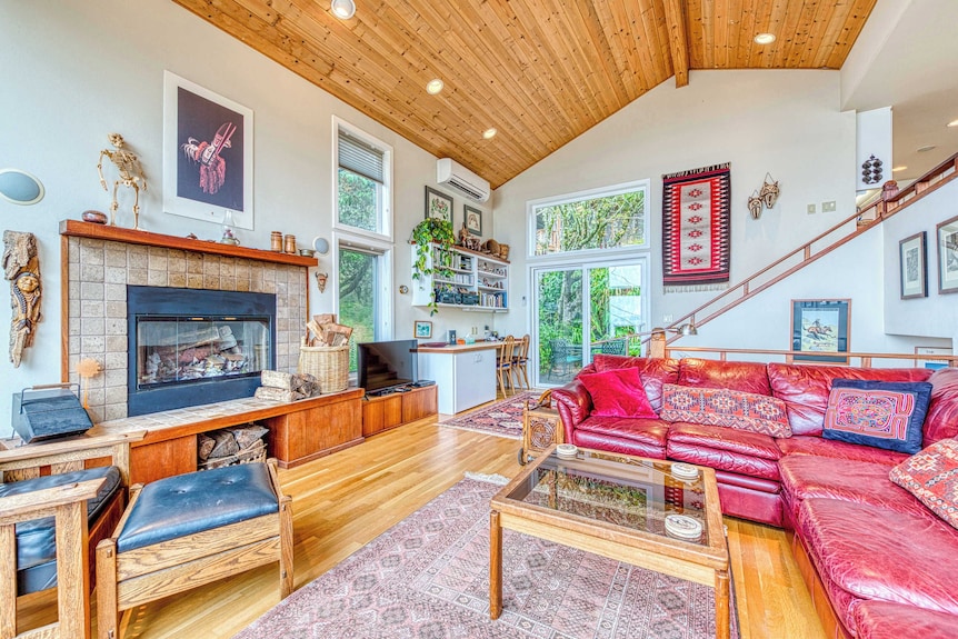 Hillside Home With Exceptional Ocean View Near The Beach Dog Friendly - Oceanside, OR