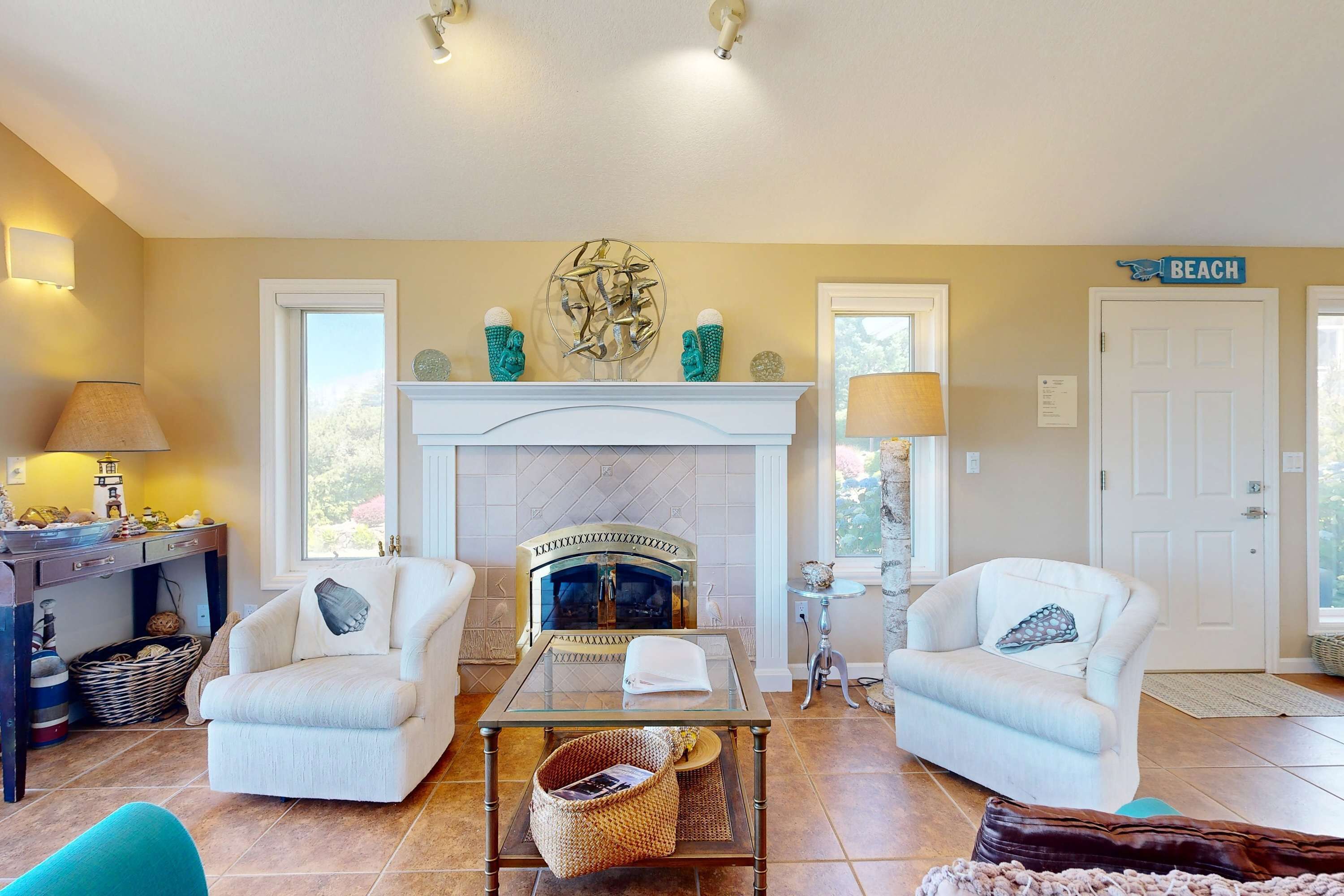 Stunning Coastal Home With Ocean Views Firepit And Media Room Walk To Beach - Cape Meares