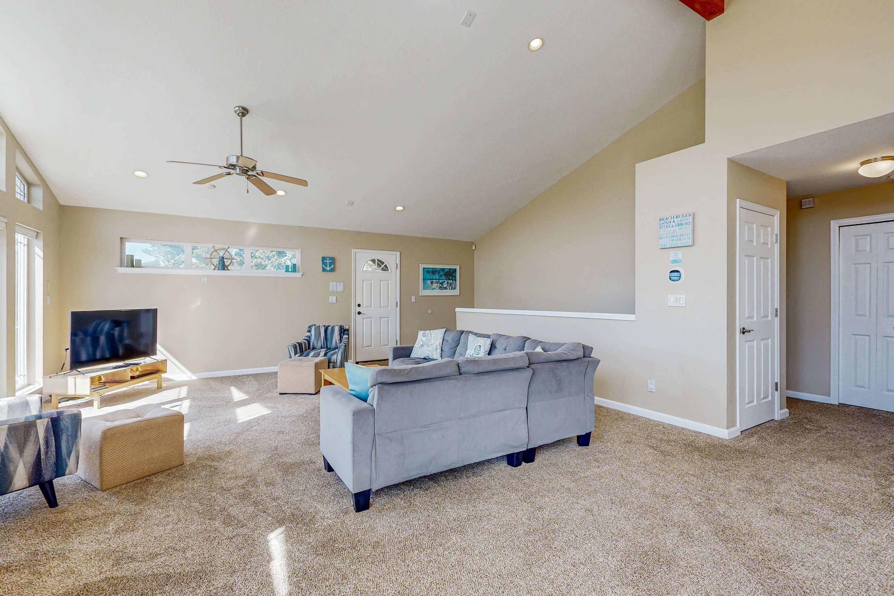 Ocean Side Home Steps From Sand Dog Friendly - Rockaway Beach, OR