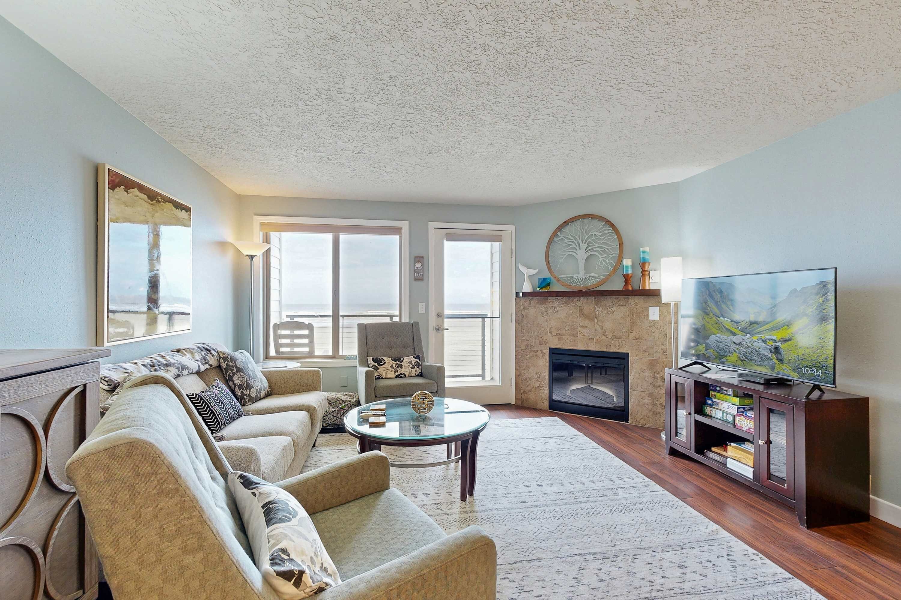 Beachfront Condo Boasting Beautiful Views, A Private Balcony & Perfect Location - Rockaway Beach, OR