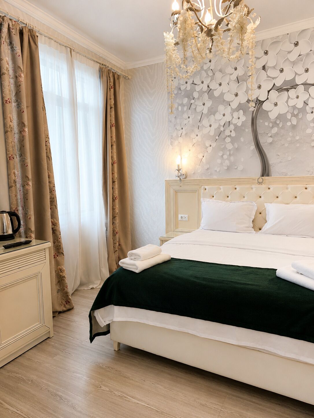 Quarto Duplo Deluxe, varanda | Cofre no quarto, ferro/tábua de engomar, Wi-fi grátis 