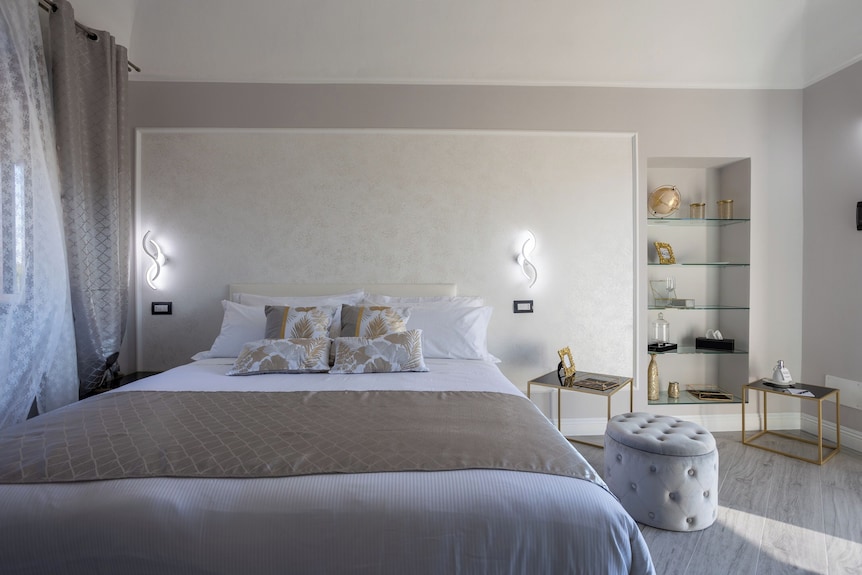 Comfort And Style In Commercial Area - Vercelli