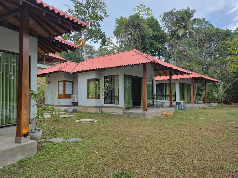 River Shades Hotel - Hikkaduwa