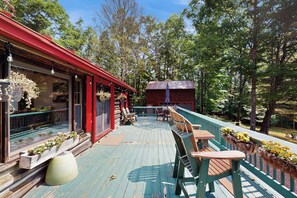 Mountain-View Cabin w/ Fireplace & Arcade Games Reviews, Deals & Photos ...
