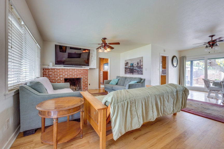 Hot Tub, Patio & Outdoor Games At Visalia Home - バイセイリア, CA