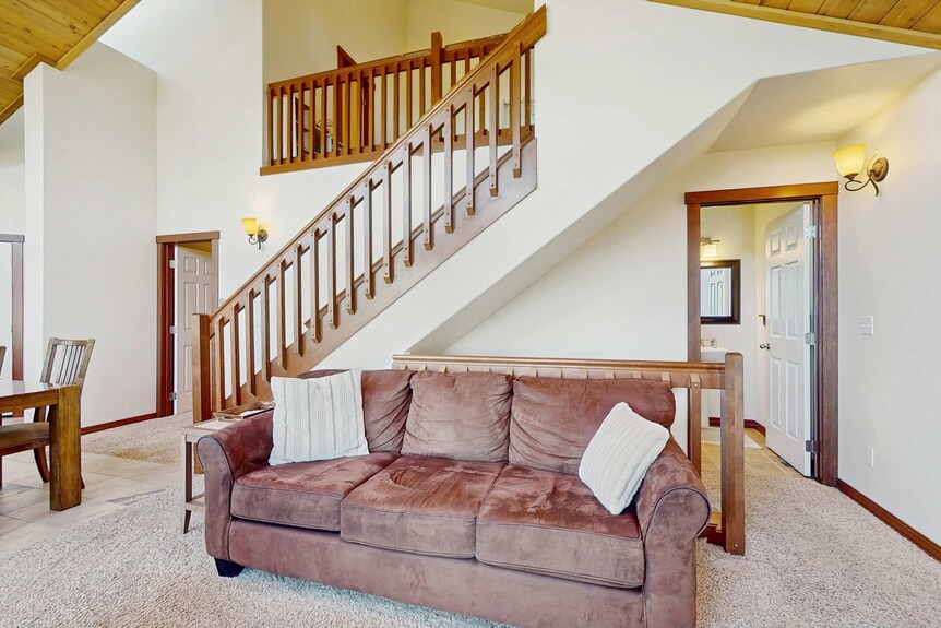 Cozy Lakeview Haven | Spacious Deck & Bbq - Lake Coeur d'Alene, ID