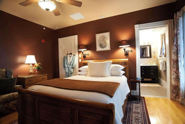 Ash Street Inn - Londonderry, NH