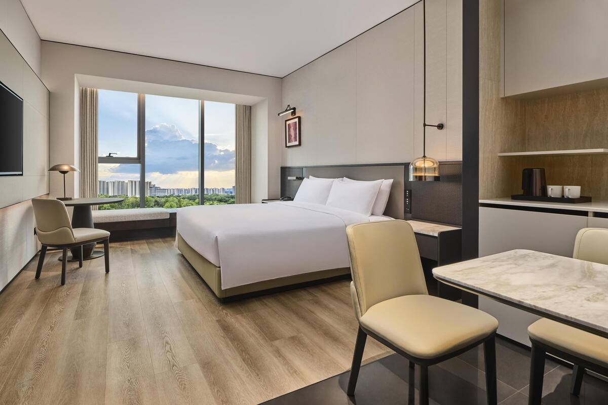 Estúdio Deluxe, 1 cama king-size | Roupa de alta qualidade, edredões de penas, camas de colchão pillowtop