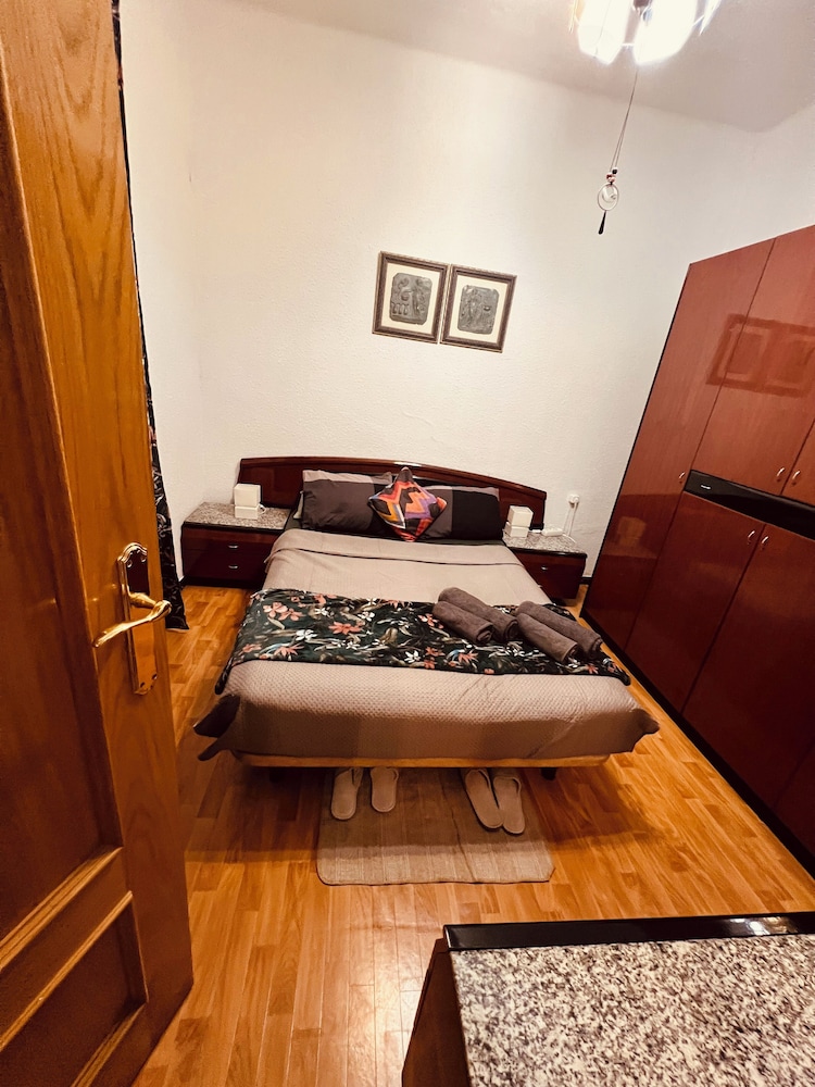 Cozy Double Room in Sant Martí - Near Metro & Library - Barcelona | Vrbo