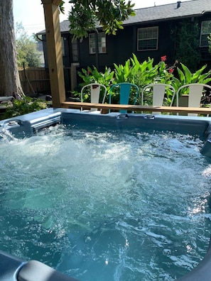 retro elegance:pool,hot tub,near Rodeo & World Cup Reviews, Deals ...
