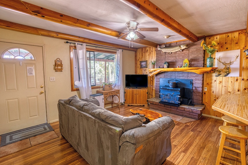 Pinetop Vista Fishing Cabin - Pinetop-Lakeside, AZ