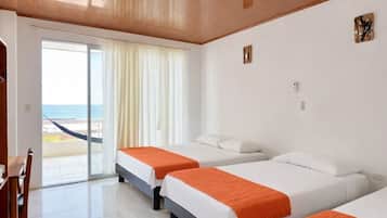 Quarto Twin Comfort, varanda, vista para o mar | Cortinas/cortinados opacos, Wi-fi grátis, roupa de cama fornecida