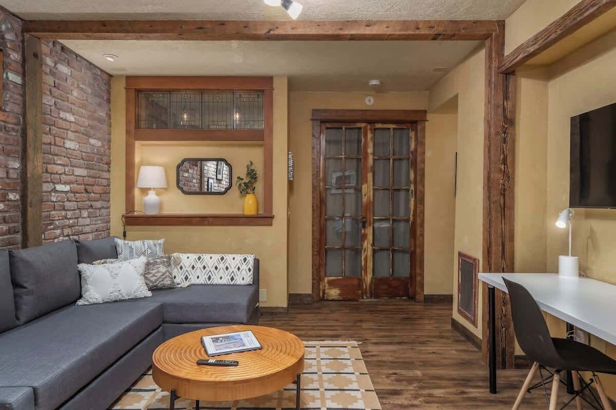 #Stayinmydistrict Sellwood+cozy King Suite - ポートランド, OR