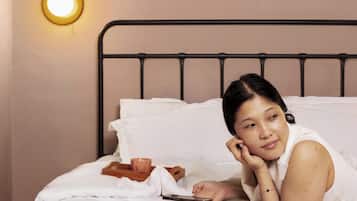 Quarto casal superior | Escrivaninha, ferros/tábuas de passar roupa, Wi-Fi de cortesia