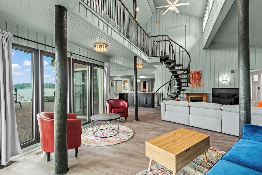 Waterfront Stay W/ Canoes, Deck, Game Room & Lake Views Near Mooresville - Denver, NC