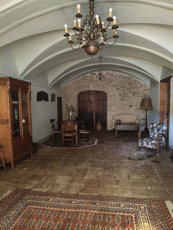 Antic Can Poi: Medieval Masía With Modern Comfort In La Garriga - Granollers