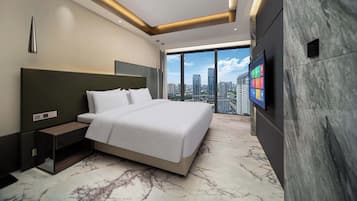 Quarto Duplo de Luxo, Vista para a cidade | Secretária, secretária adequada para computadores portáteis