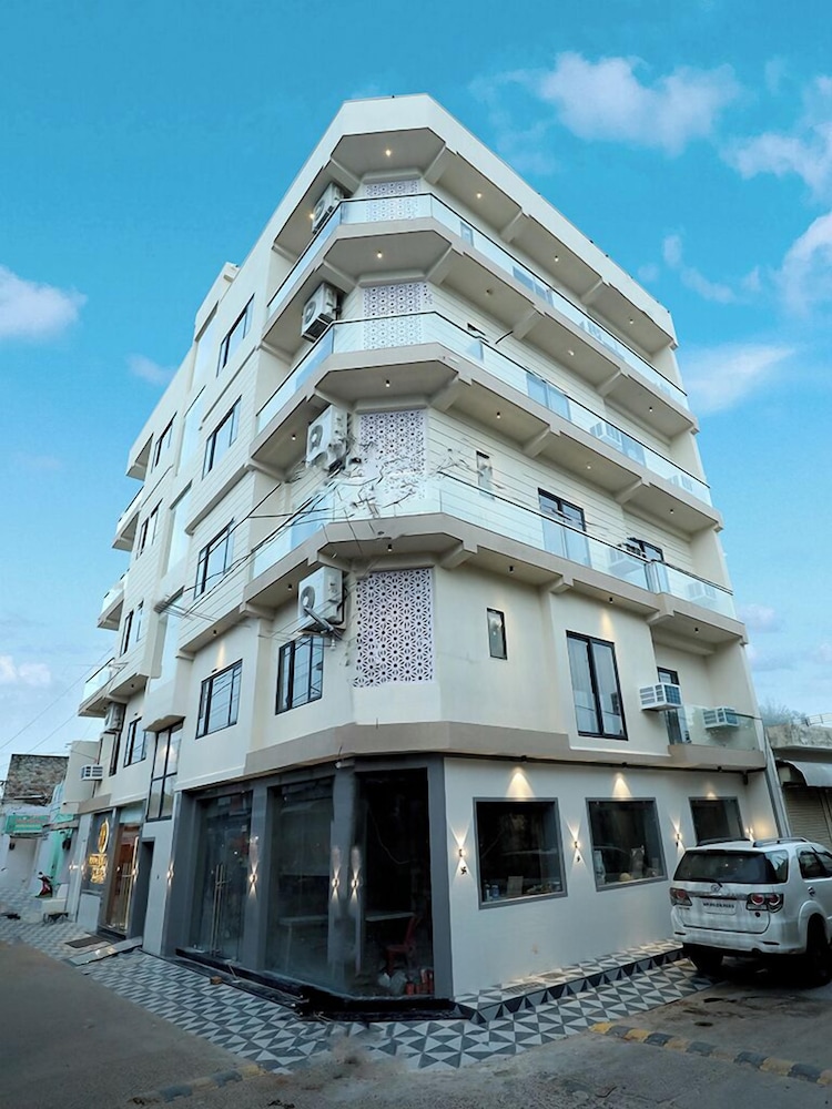 Geetanjali Hotel And Suites - Salasar