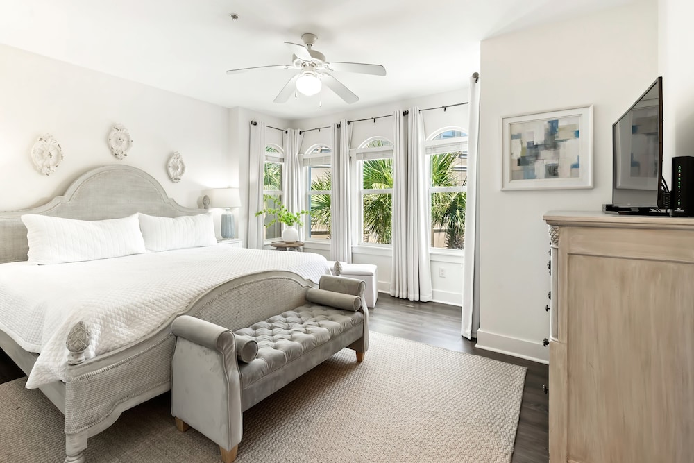 Seacrest "Isle Be Back" 3BR Condo, Overlooking Pool, Steps to beach ...