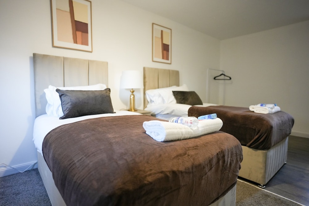 Cosy 4 bedroom house in Livingston Reviews, Deals & Photos 2026 - Vrbo