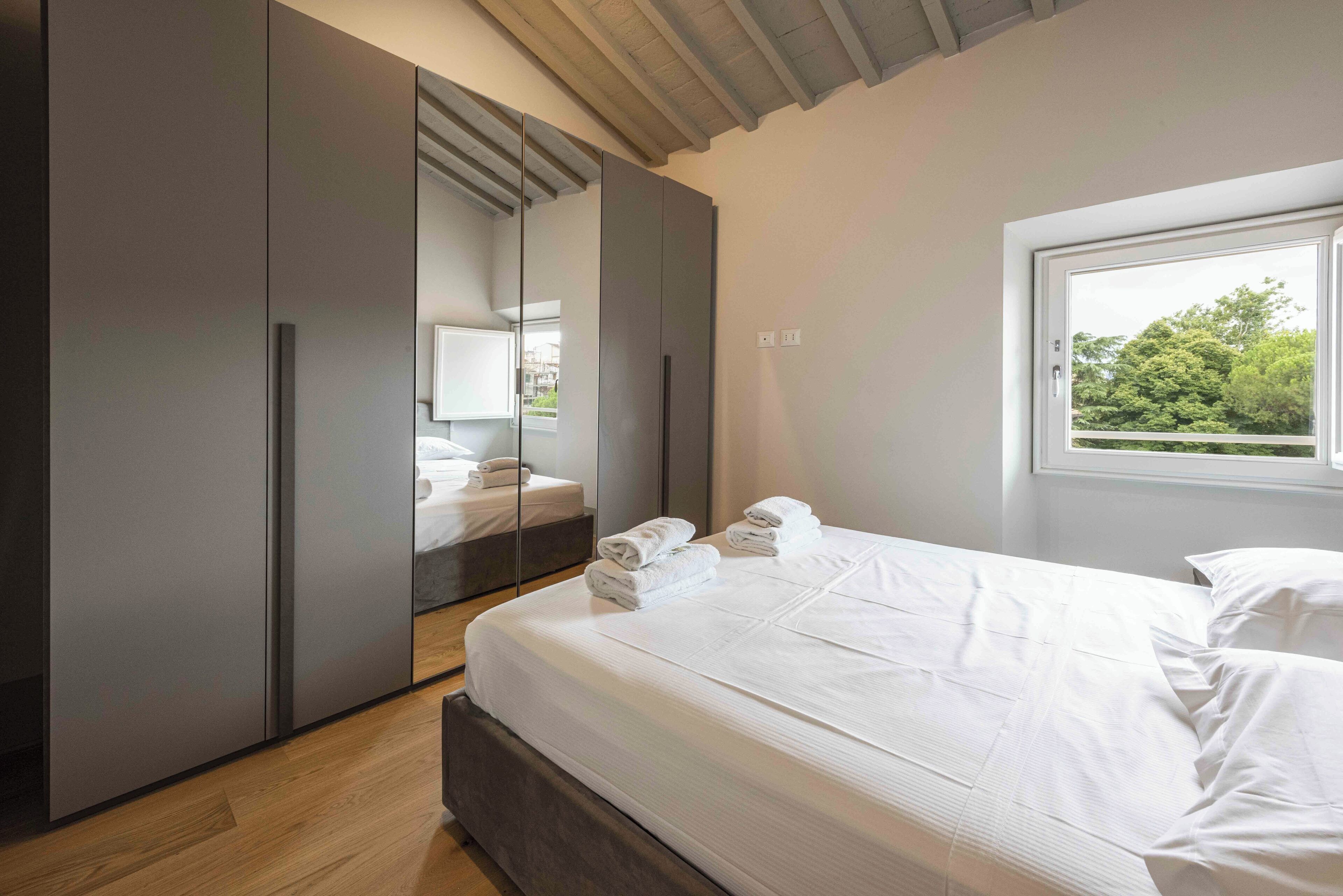 Apartamento conforto, sacada | Ferros/tábuas de passar roupa, Wi-Fi de cortesia