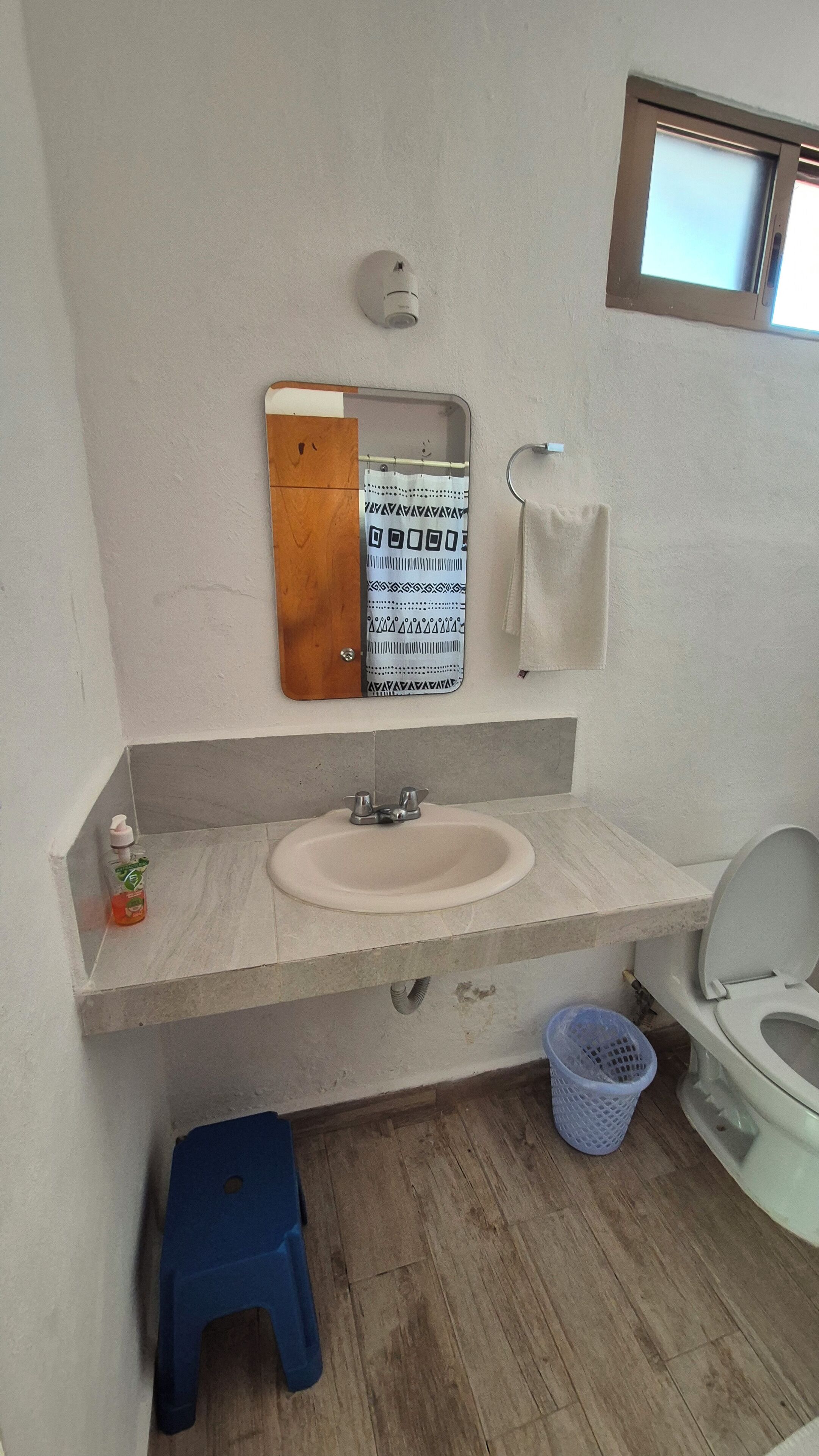 Quarto Duplo Deluxe, ar condicionado, Vista para a cidade | Casa de banho