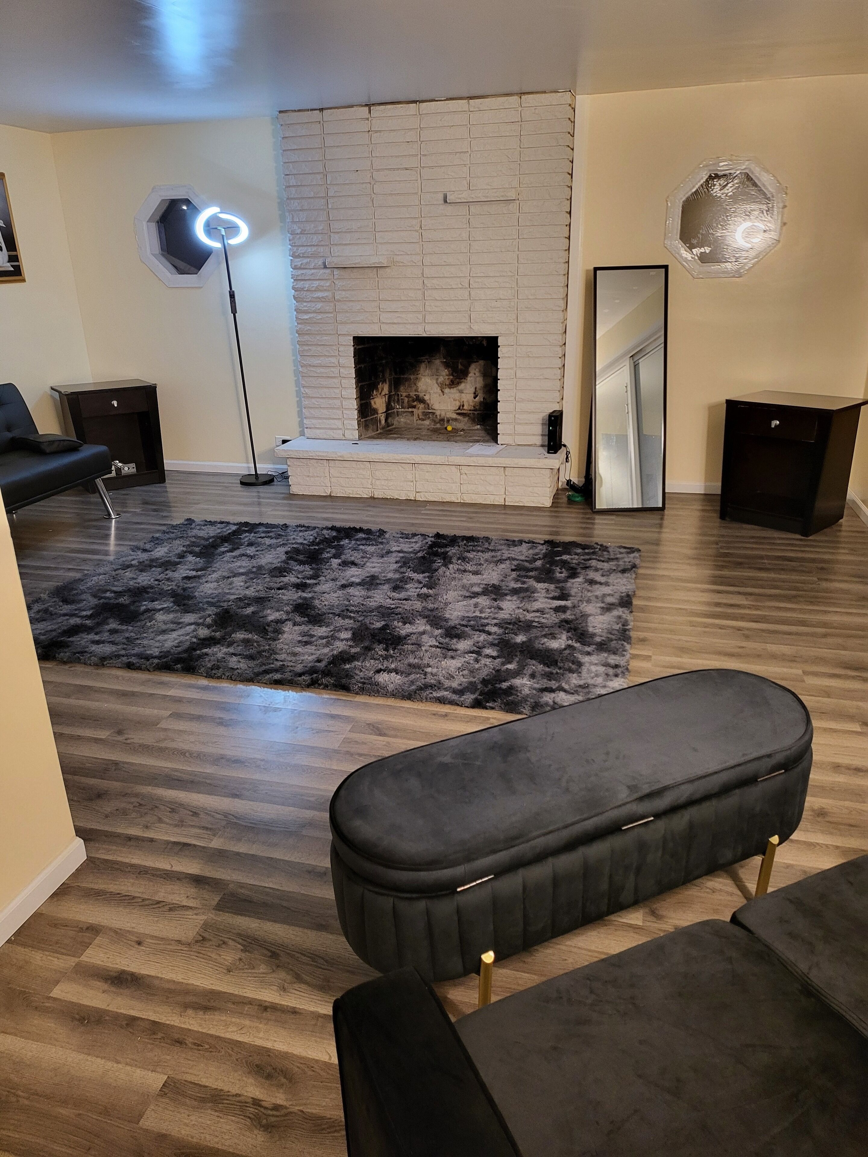 Newly Remodeled 3-bedroom House In Delightful Harvey, Near New Wind Creek Casino - Lynwood, IL