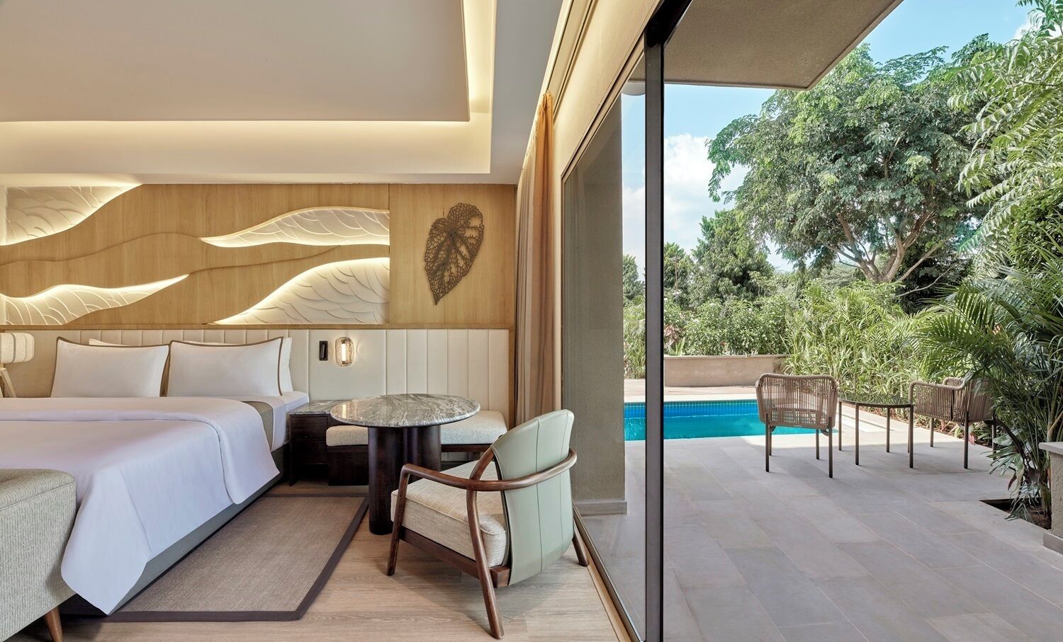 Vila executiva, 1 cama King, sacada, vista para o resort | Ferros/tábuas de passar roupa