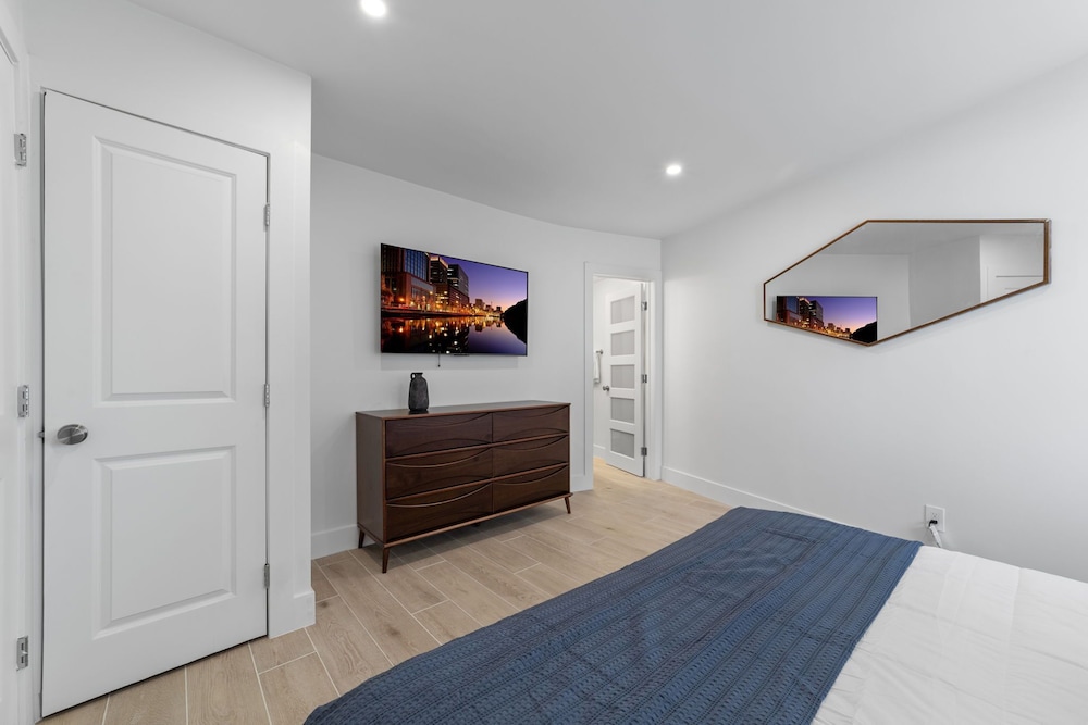 NEW!-Opulent Oceanfront Condo with Stunning Views - San Diego | Stayz