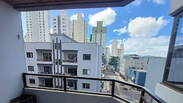 Apartamento Premium, Vista para a cidade | Terrenos do alojamento
