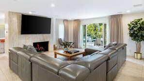 Casa (Multiple Bedrooms) | Interior