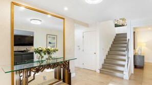 Casa (Multiple Bedrooms) | Interior