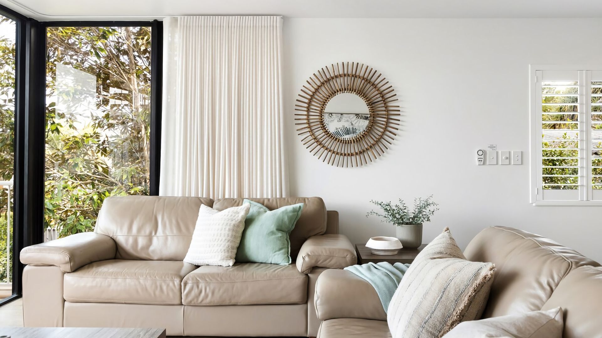 Breezy Beach Haven - Ocean Views & Roof Top Deck - Noosa Heads