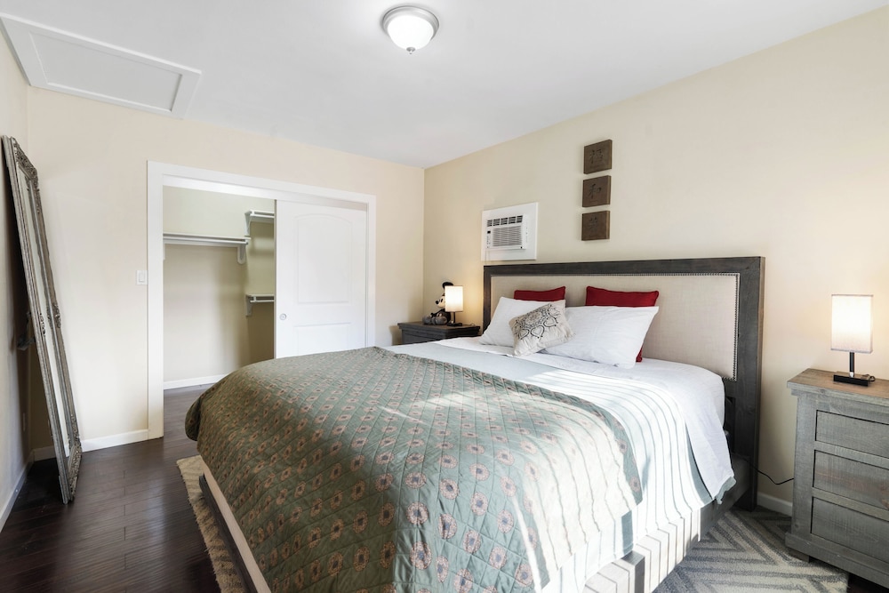 Experience LA Comfort – Perfect for Long Stay - North Hollywood | Vrbo