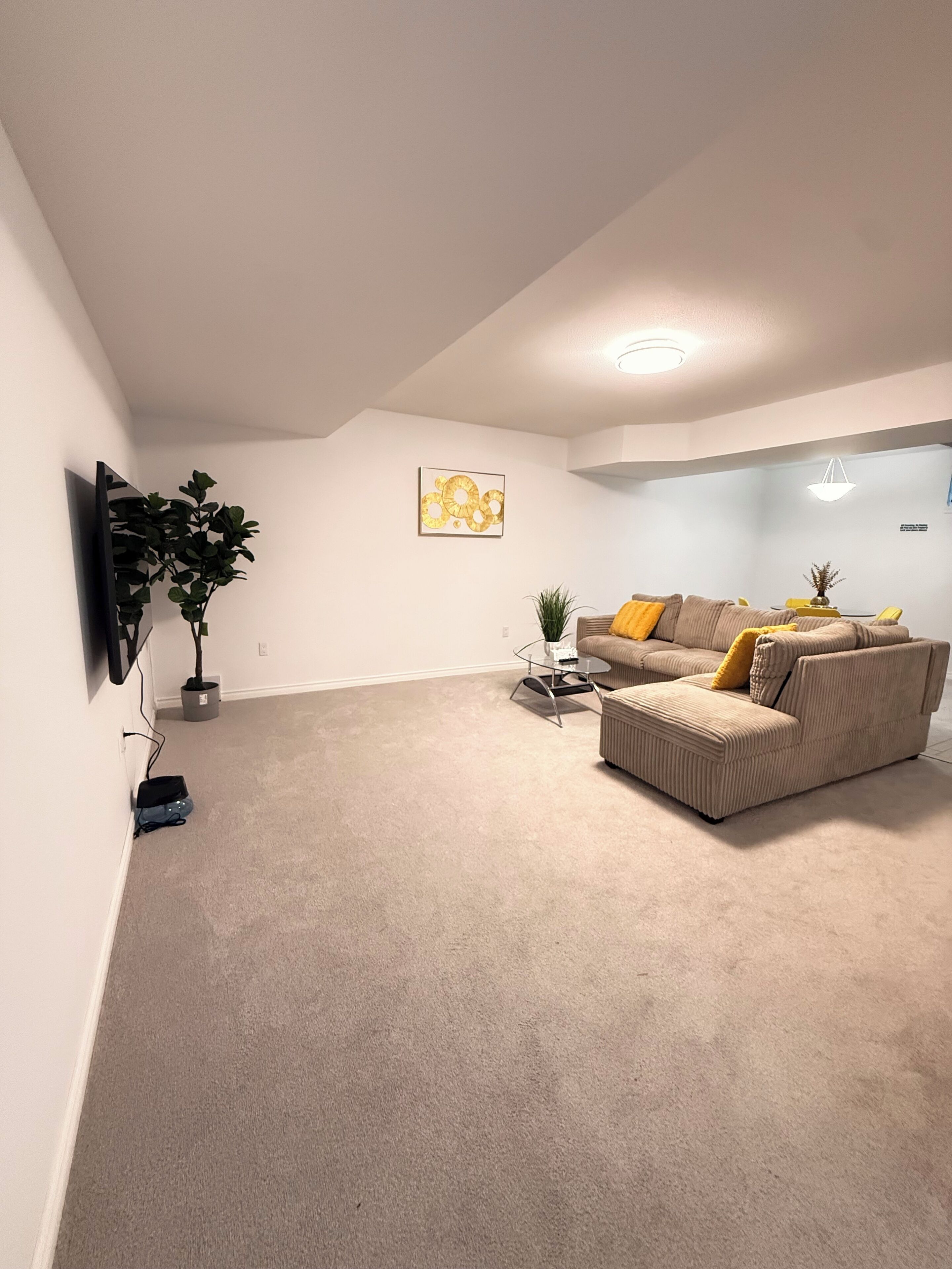 2 Bedroom Luxury Home In The Heart Of Niagara Falls, Close To The Falls &Stores, - Niagara Falls