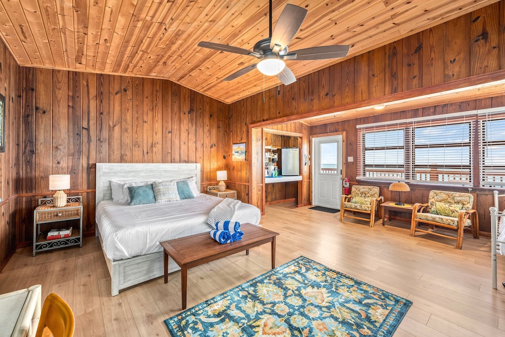 Gulf View Escape on the Beach at Resort with Pool, Kayaks, and More ...