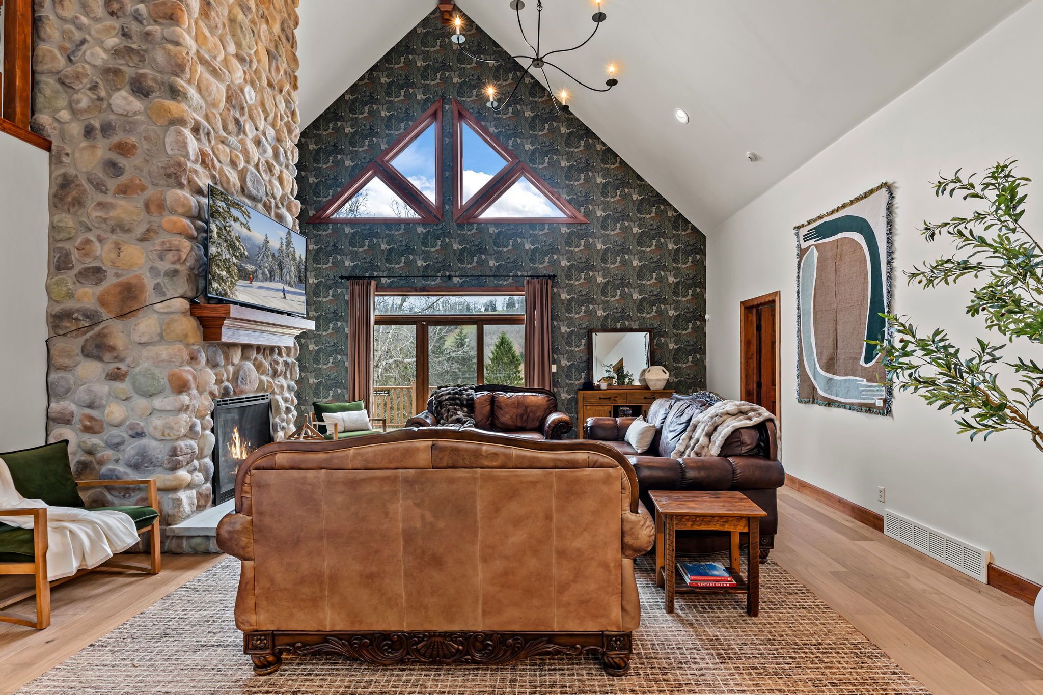 ️ Stunning 8 Bed Mountain Chalet |  Steps From Holiday Valley | Hot Tub, Sauna, Theatre & Bar - Holiday Valley Resort, NY