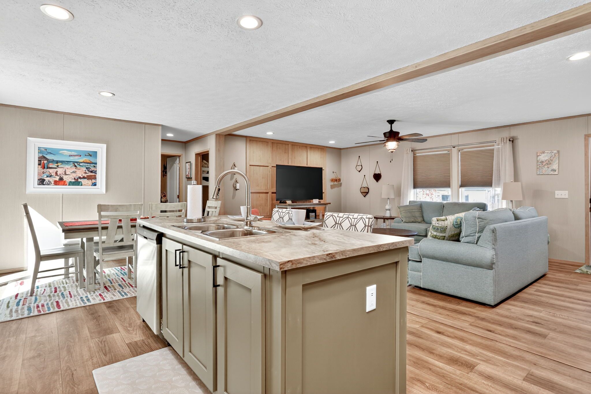 Pony Dreams | New Island Home, Fully Stocked Kitchen, Crab Shack Gazebo, Boat Parking - Chincoteague, VA