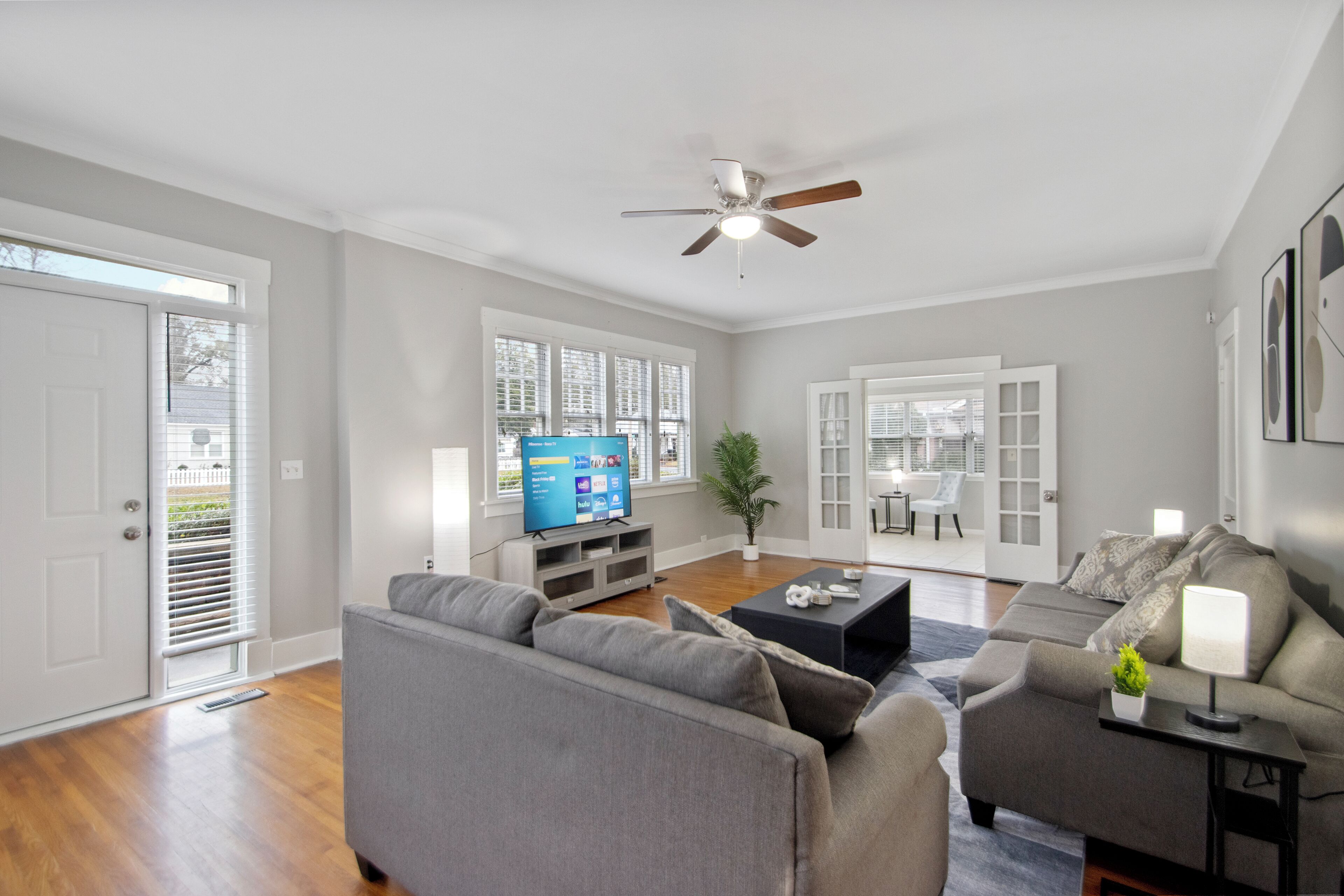 3br Spacious And Fully Fenced Home With King Bed - Conway, AR