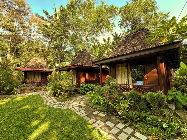 Puunee Wild River Resto & Villa's - Borobudur