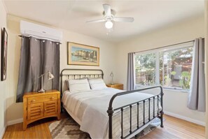 Peaceful private home w/yard in Silver Lake/DTLA Reviews, Deals ...