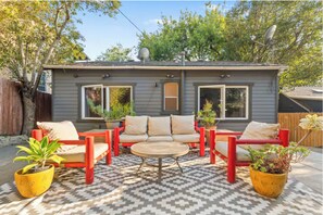 Peaceful private home w/yard in Silver Lake/DTLA Reviews, Deals ...