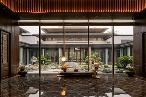 Casa presidencial, vários quartos, piscina particular, ao lado da pista de esqui | Área de estar