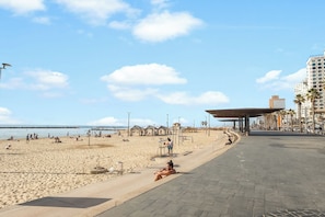 Apartamento, vista parcial para o mar | Vista para praia/oceano