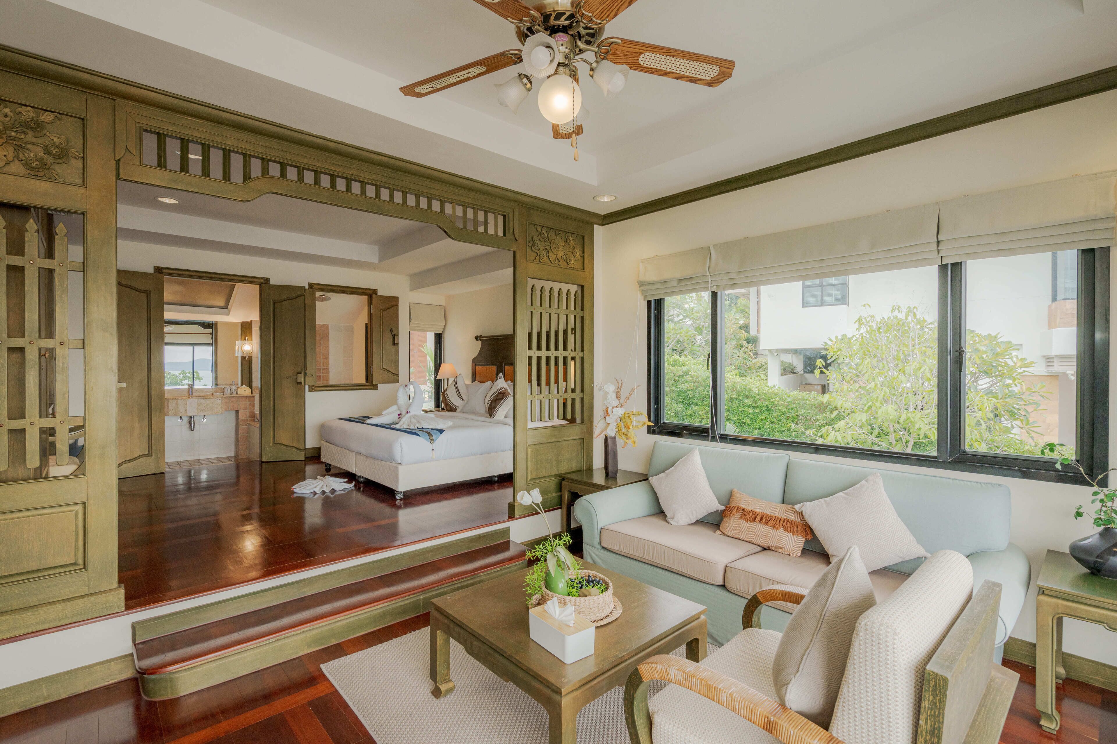 Villa (701) | Sala de estar | Televisor de ecrã plano de 43 polegadas com canais por cabo 